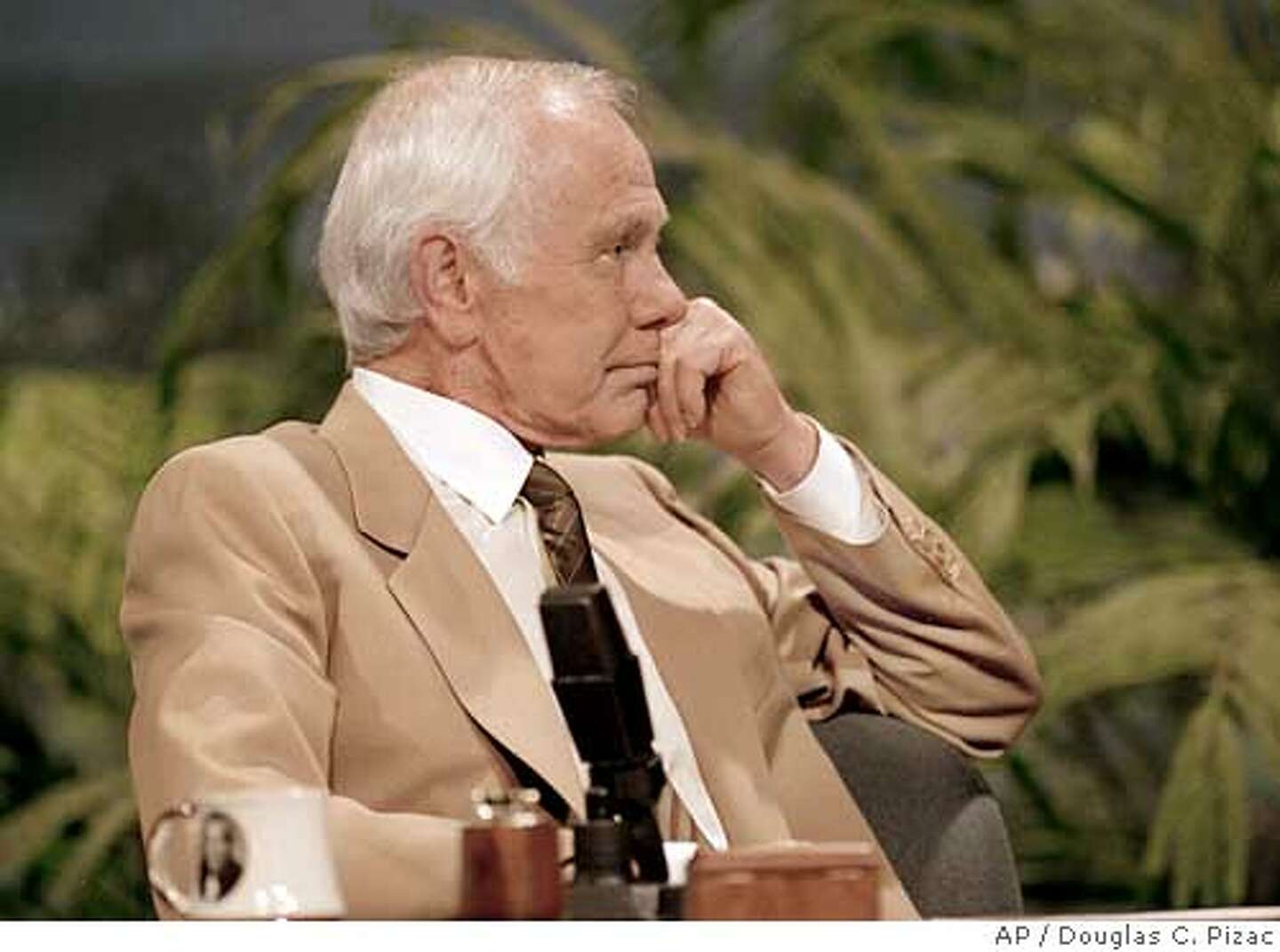 JOHNNY CARSON: 1925 - 2005 / The king of late-night TV dies / HUMBLE ...