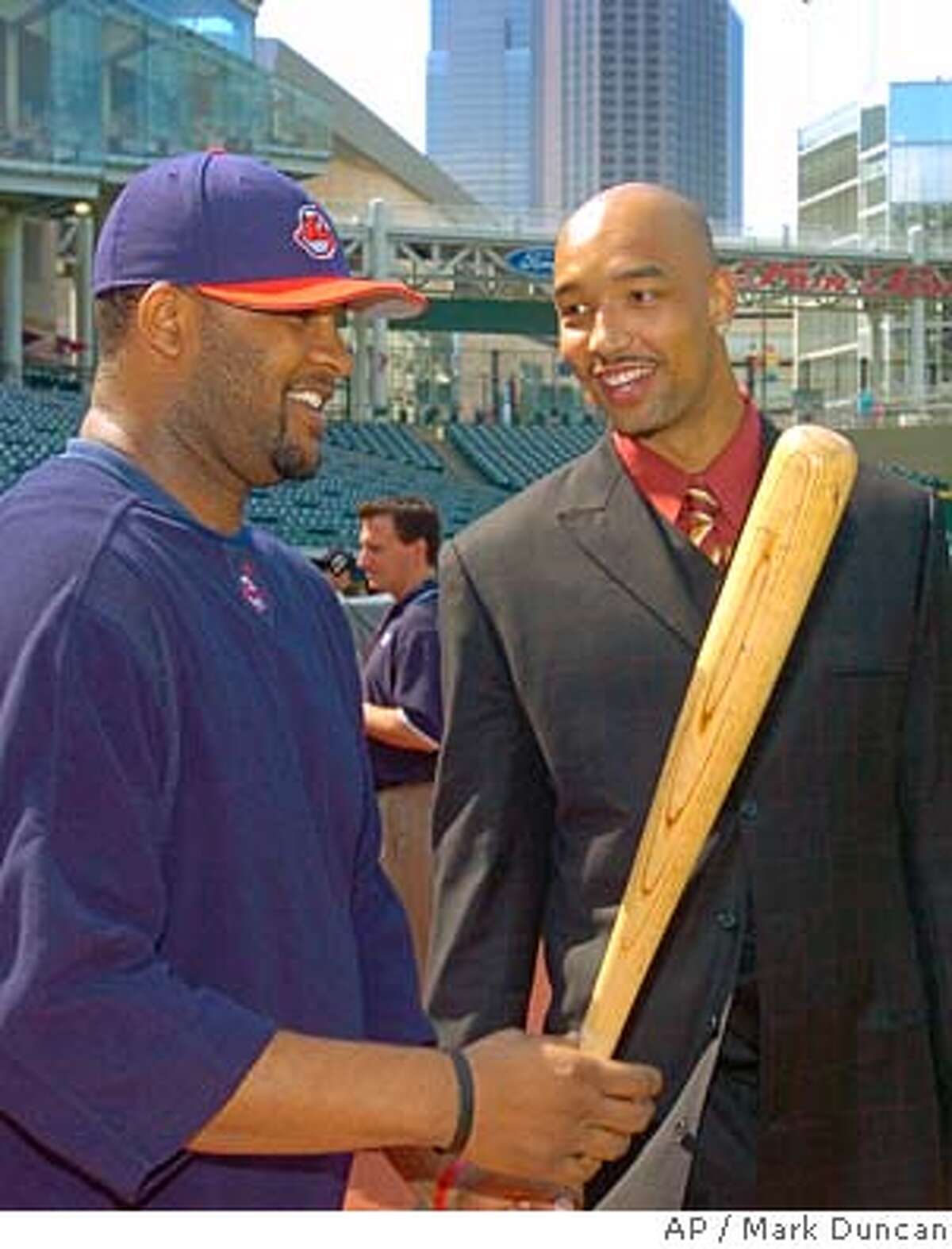 Cavaliers' Gooden finds an old friend in his new town / Power forward ...