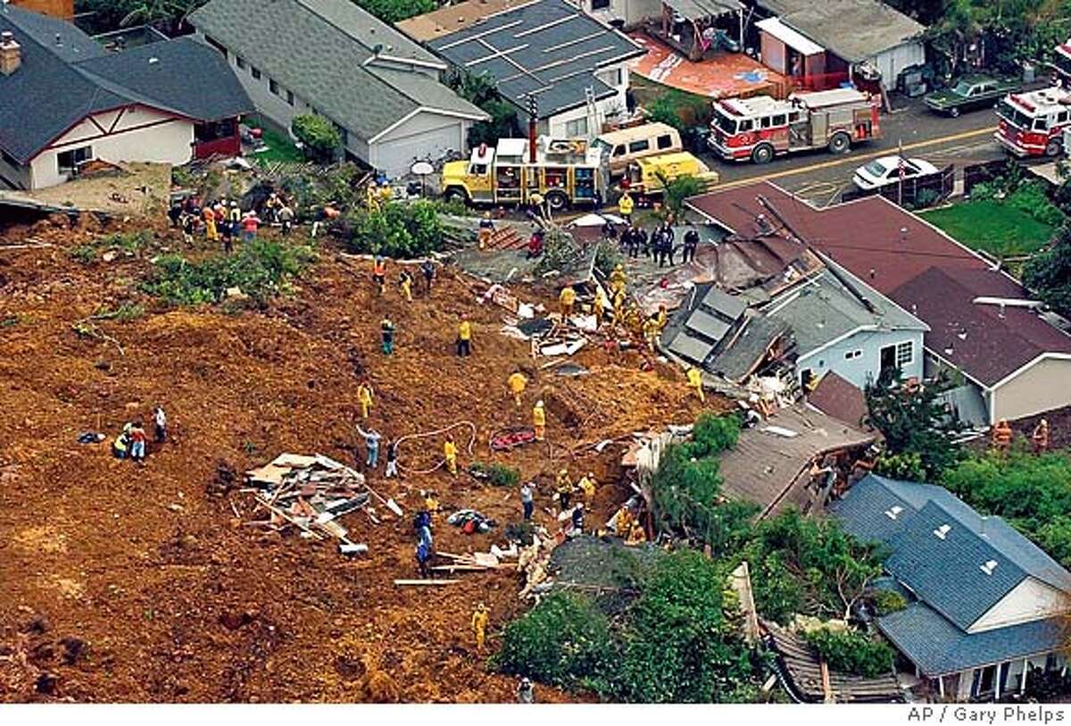 3 killed, 15 homes crushed by tons of rain-soaked mud / Death toll in ...