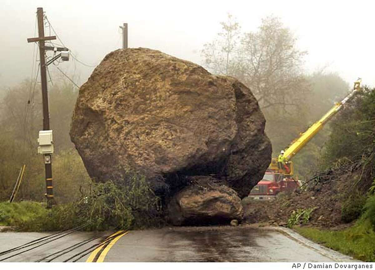 3 killed, 15 homes crushed by tons of rain-soaked mud / Death toll in ...