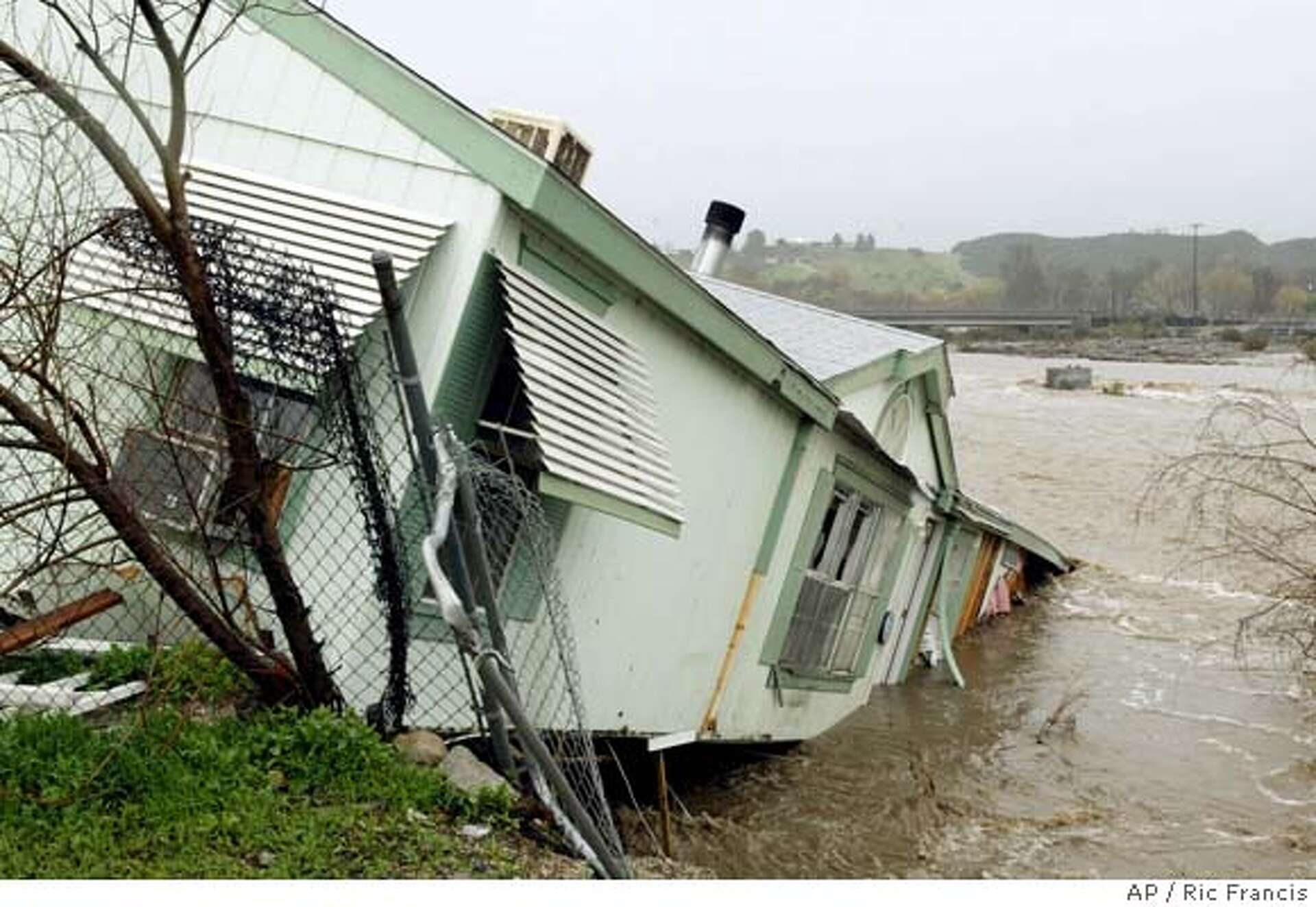 3 killed, 15 homes crushed by tons of rain-soaked mud / Death toll in ...