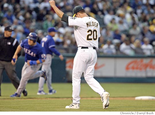 Mulder gets rocked / Rangers pound ace for 7 runs; A's now 41/2 out
