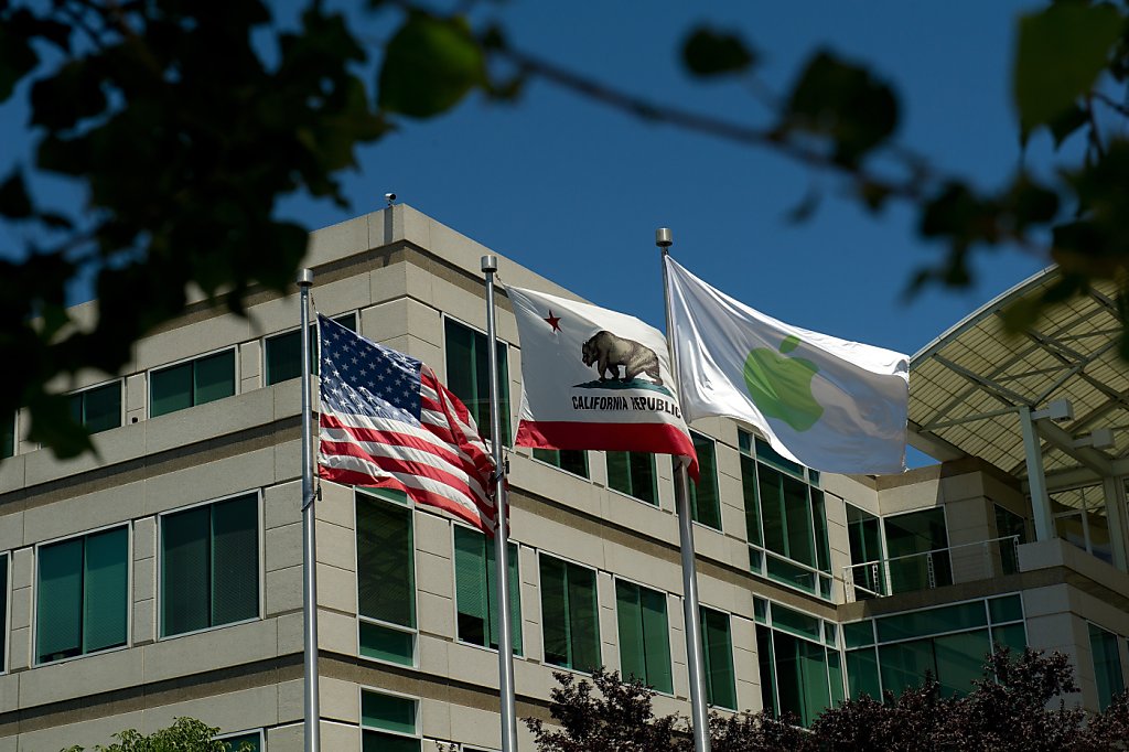 Investors want 'a gusher'; Apple weighs options