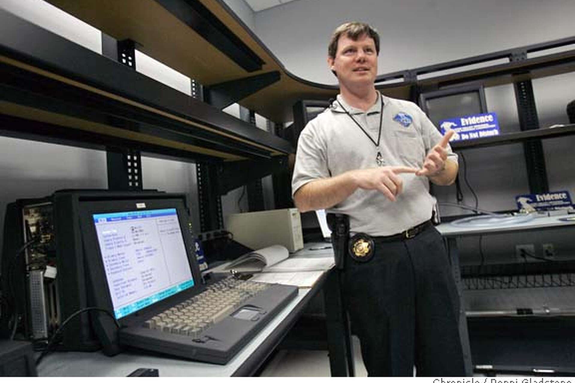 MENLO PARK / FBI opens Silicon Valley lab / Electronic devices a boon ...