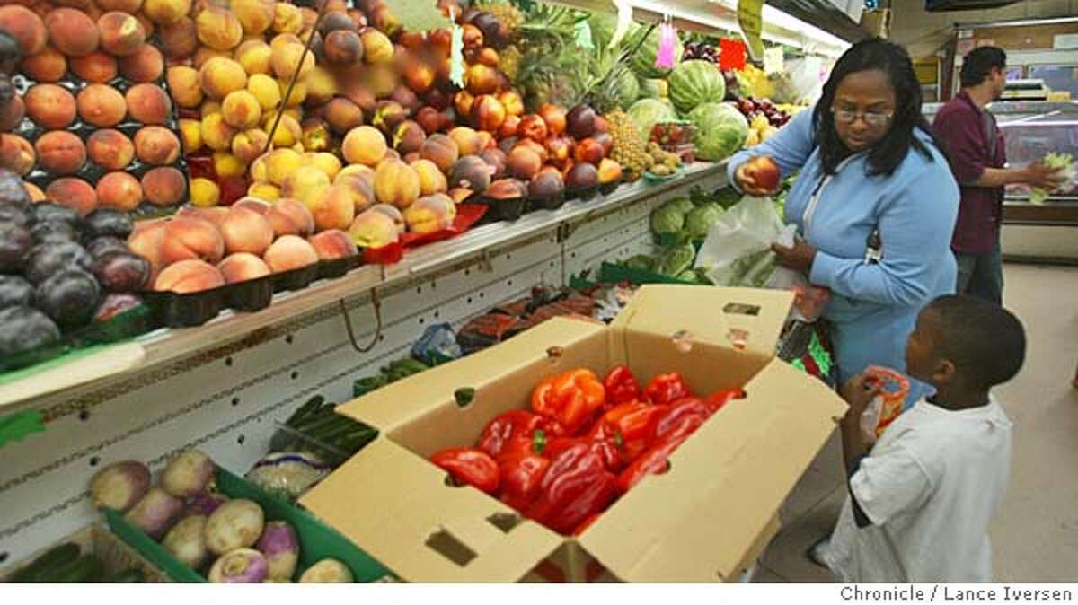 BAY AREA / Bringing healthy produce to poor neighborhoods / Food ...