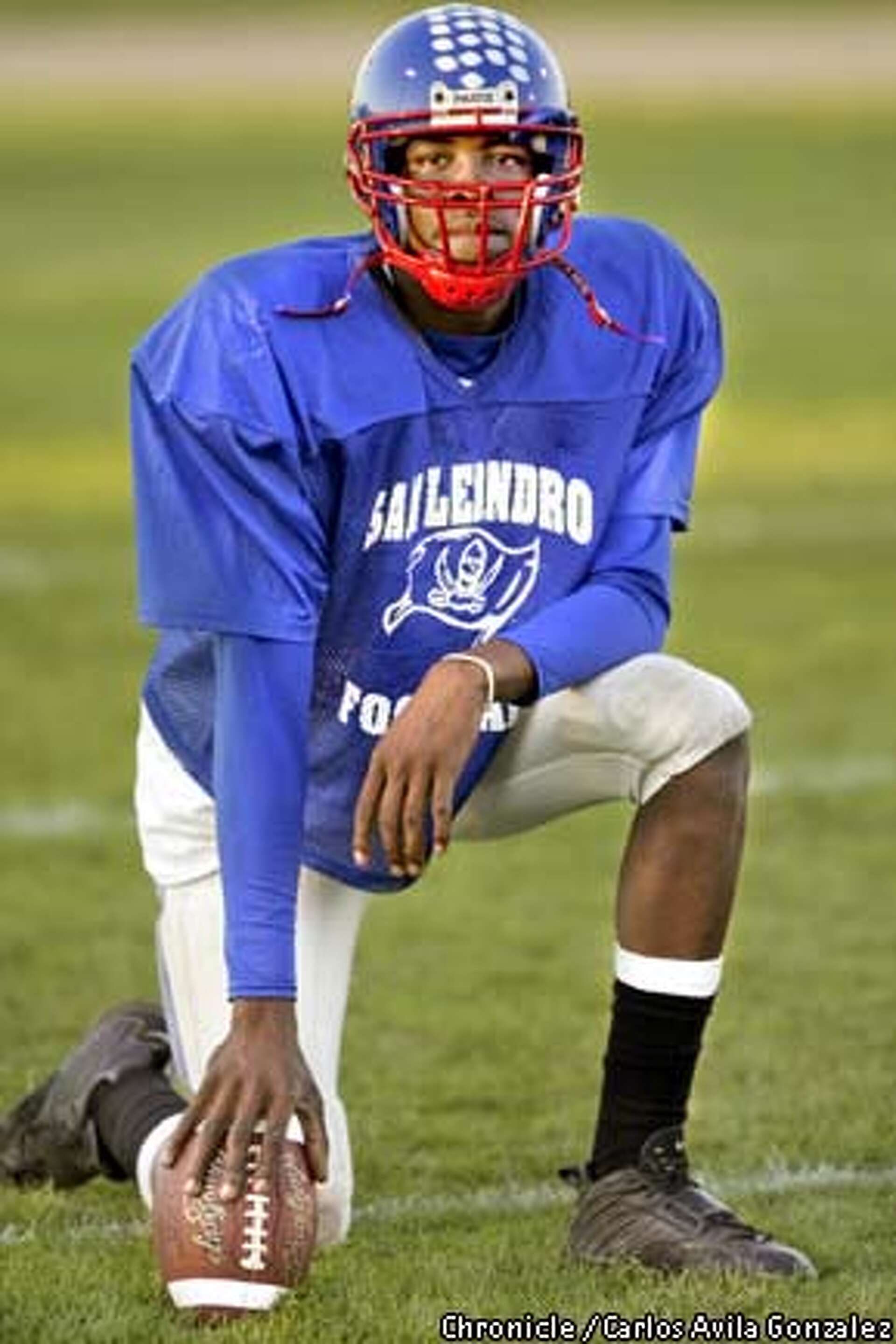 San Leandro quarterback wants dream finish / Dennis Dixon's goal is to ...