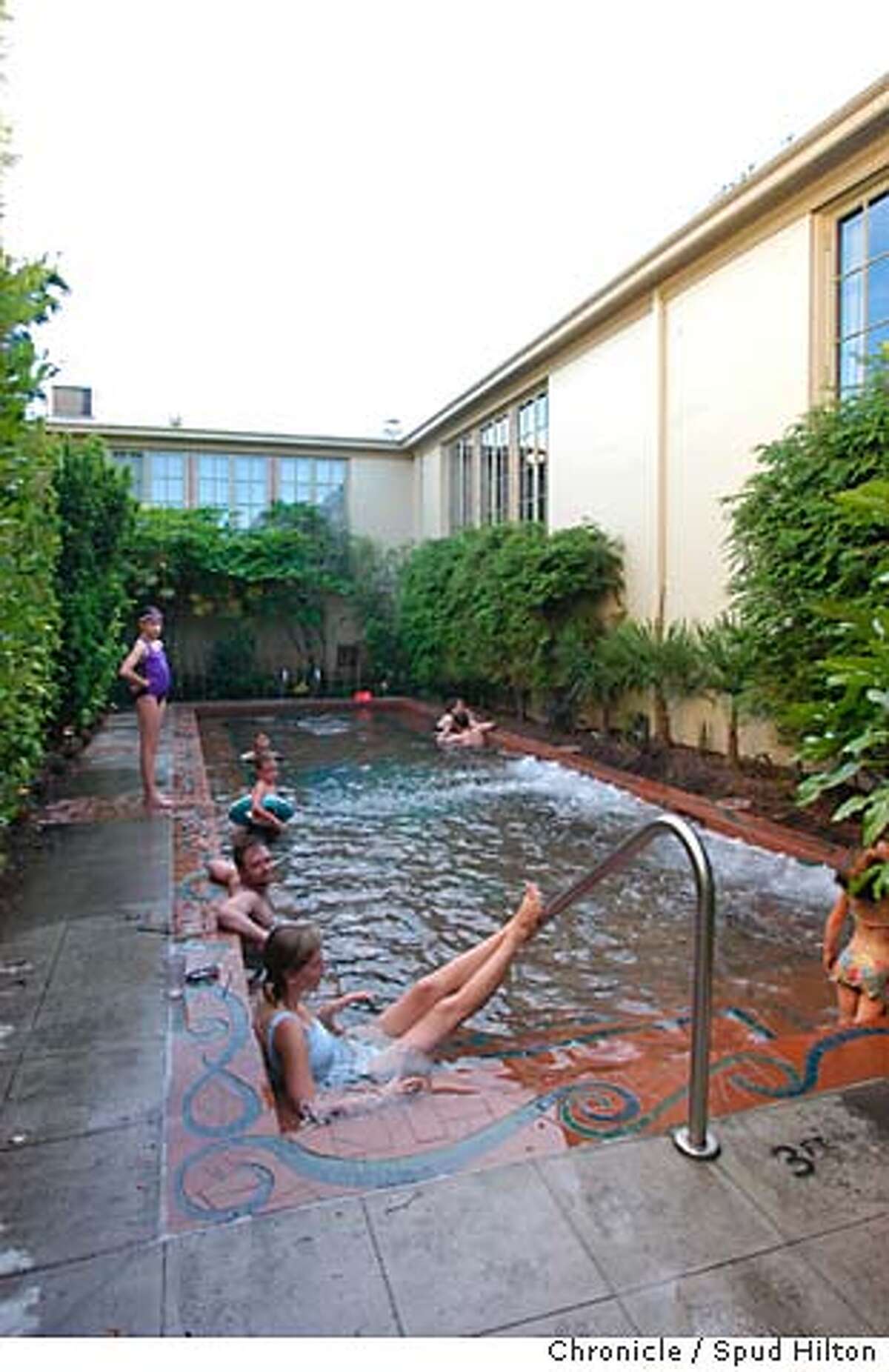 Portland grade school is definitely inn / Hotel-entertainment complex ...
