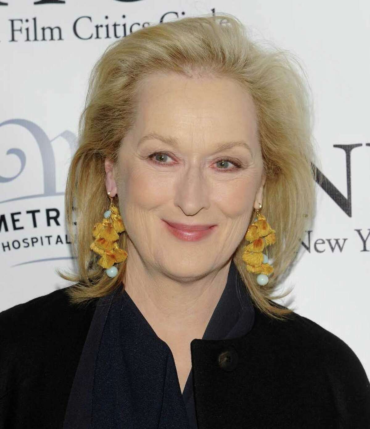 Cheerleader asks kid with autism to prom