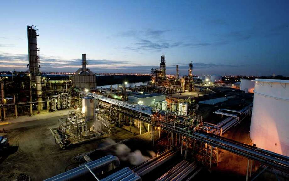 NuStar to sell 50% stake in asphalt - San Antonio Express-News