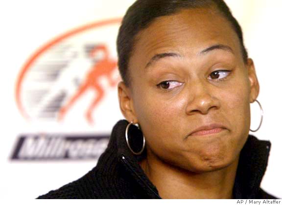 Jones meets with officials / Lawyer: Sprinter ought to be exonerated