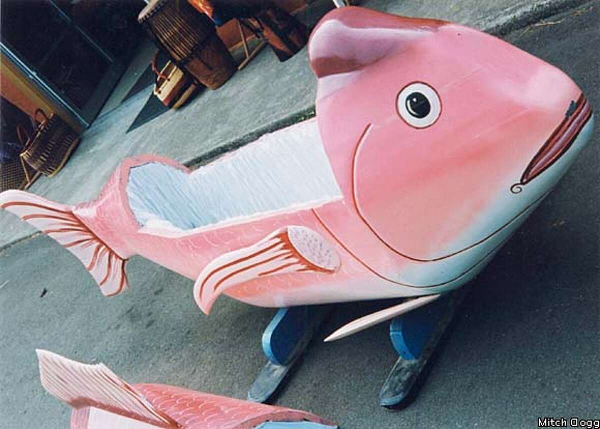 Funeral chic / Colorful coffins convey the deceased's interests, profession