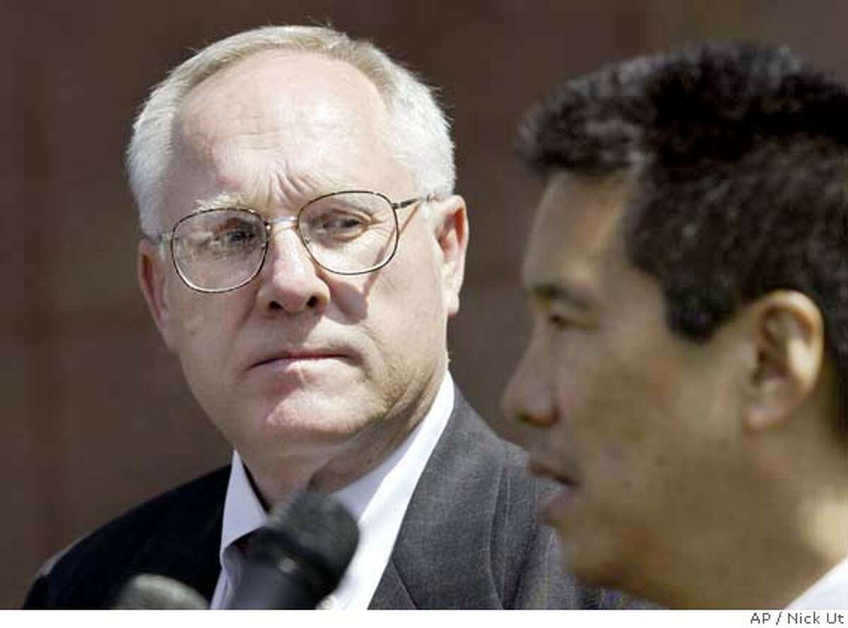 Ex-FBI supervisor will help prosecution of his paramour / He makes a ...