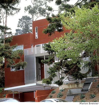 HOME DESIGN / Lessons From the Edge / A couple of Berkeley architects ...