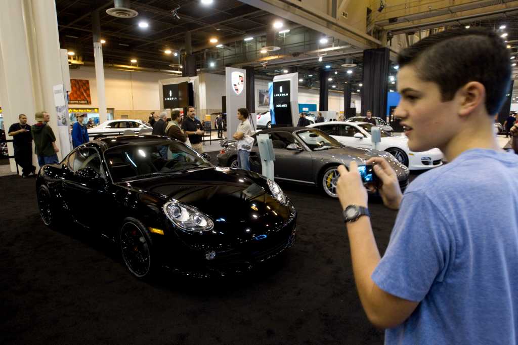 Houston Auto Show debuts exotic dreams
