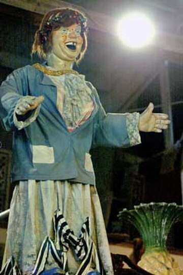 Laughing Sal's new home at the beach / Santa Cruz Boardwalk pays ...