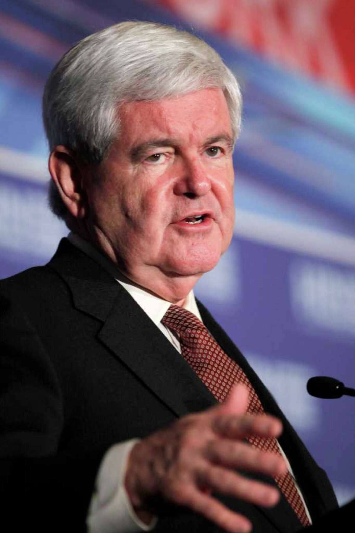 Gingrich rattles GOP elite