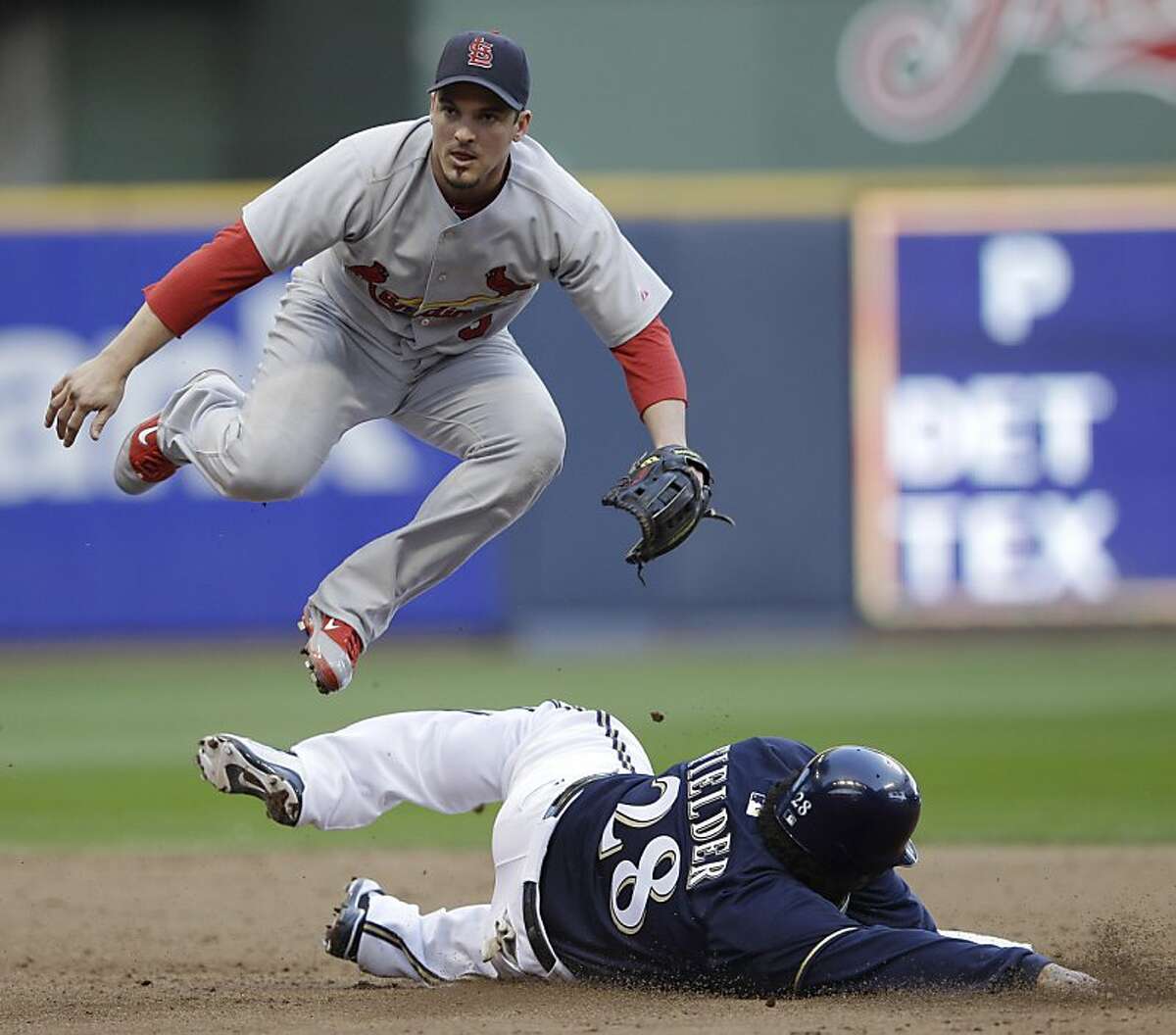 Ryan Theriot gives Giants' infield righty bat