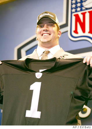 NFL DRAFT DAY / Quantity and quality / Raiders take Gallery to protect ...