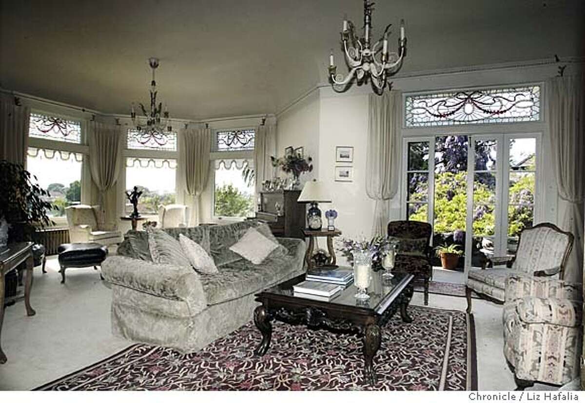 SIGNATURE STYLE / Joseph A. Leonard / Suburbs in the city / Architect's ...