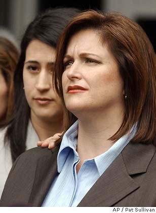 Judge throws out plea of Fastow's wife / Enron ex-CFO's spouse told to ...