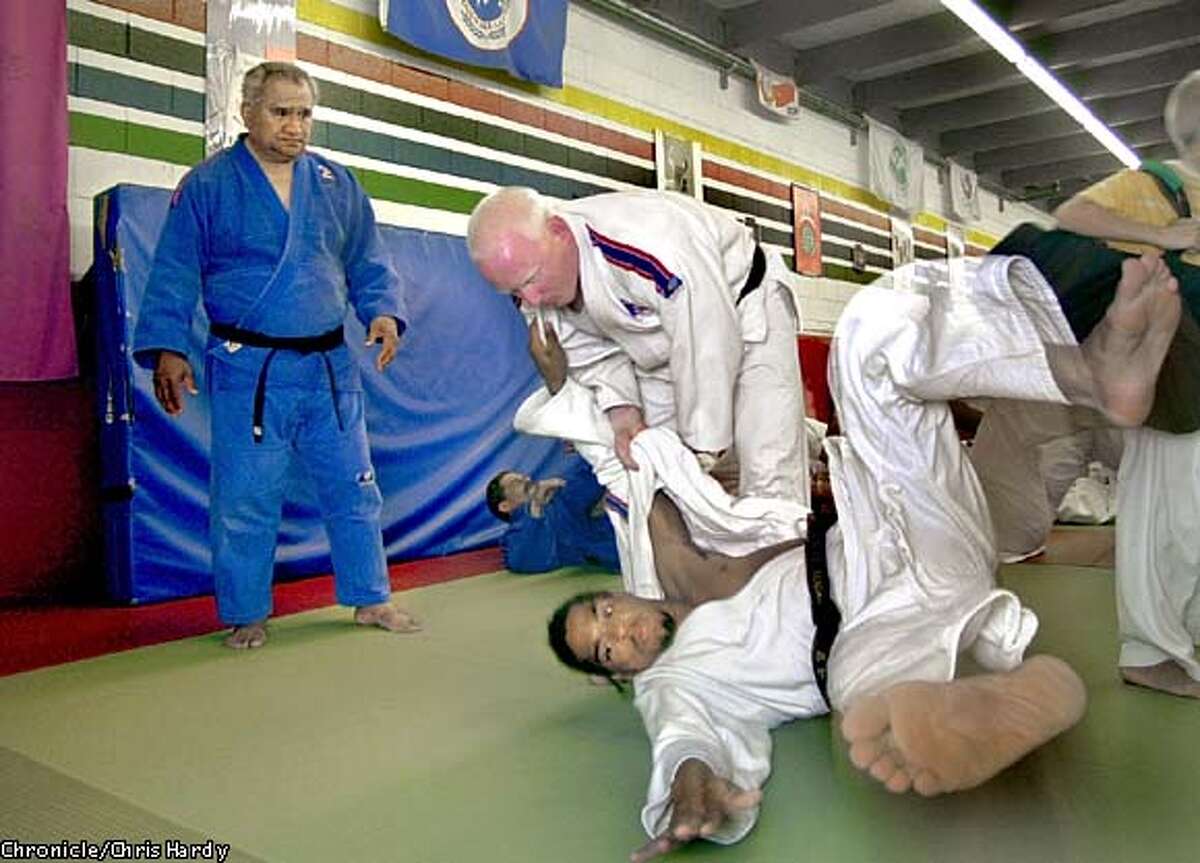 Judo coach fires up blind athletes / Students do well in global tourneys