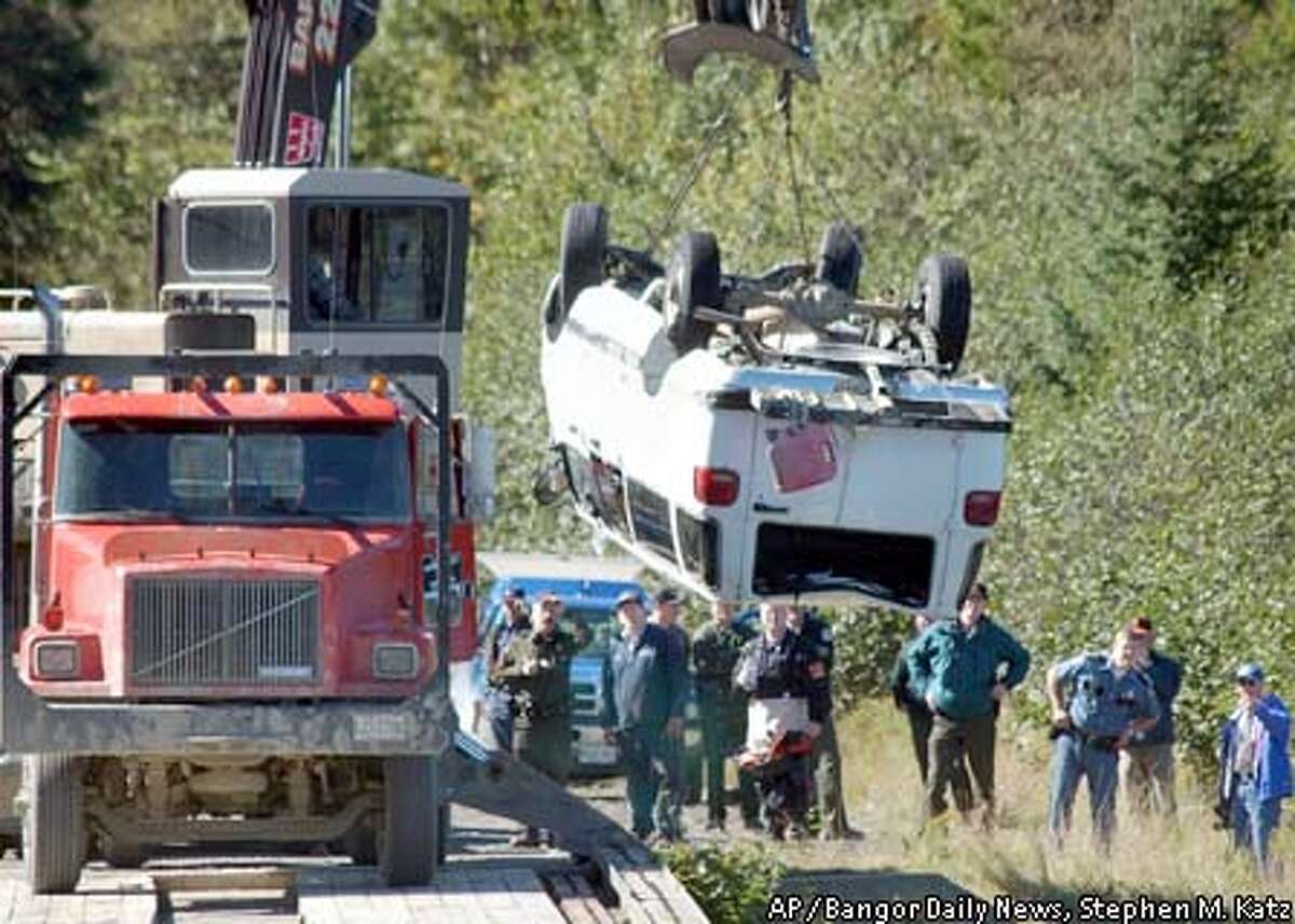 14 drown in wilderness crash / Migrant forest workers' van tumbles from ...