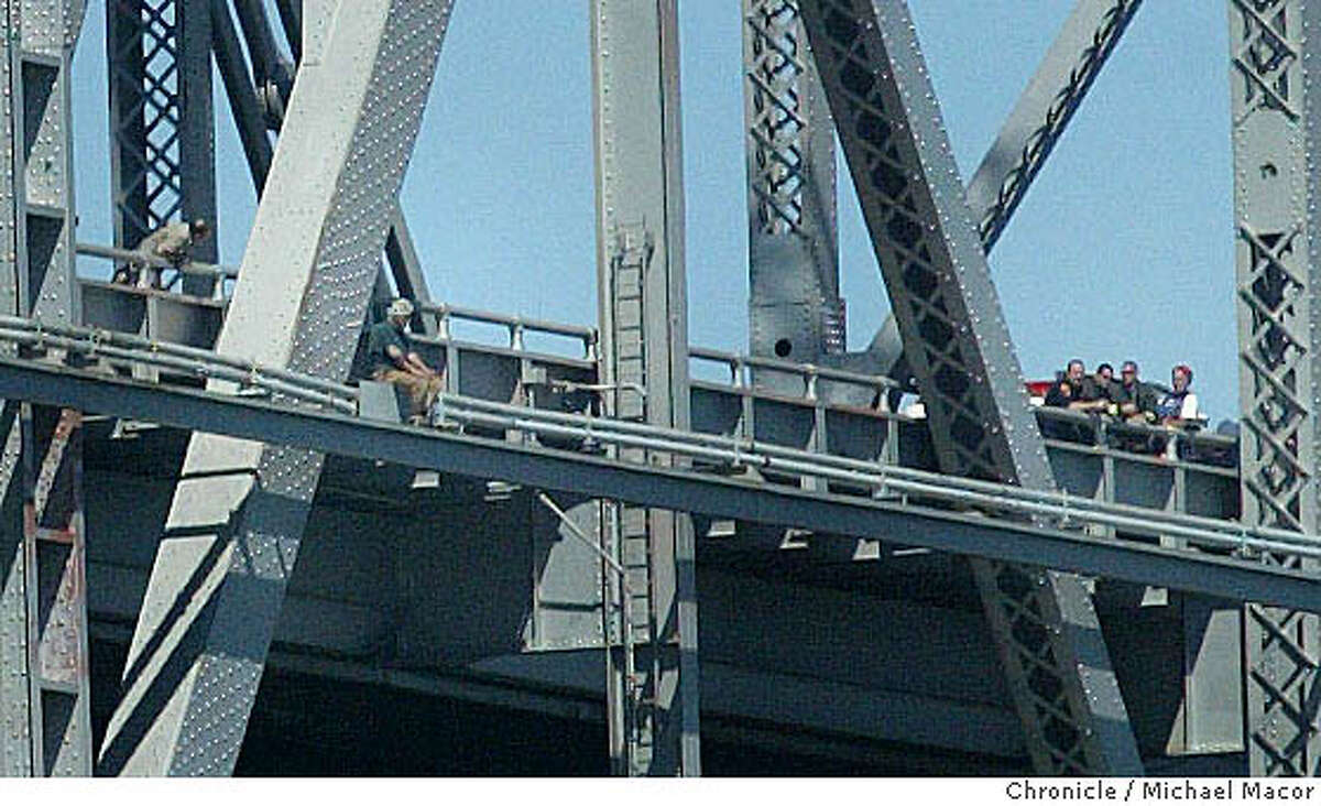 SAN FRANCISCO / Bay Bridge standoff ends after 13 hours / Man detained ...