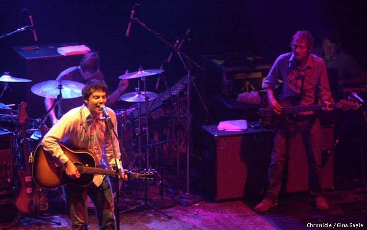 Wilco stays true to its indie roots / New lineup shows off band's ...