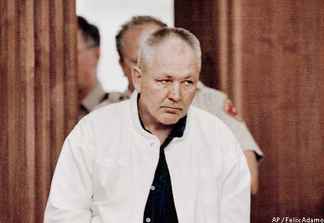 Ex-pal charged in fatal stabbing of Kern prosecutor / Disagreement on ...