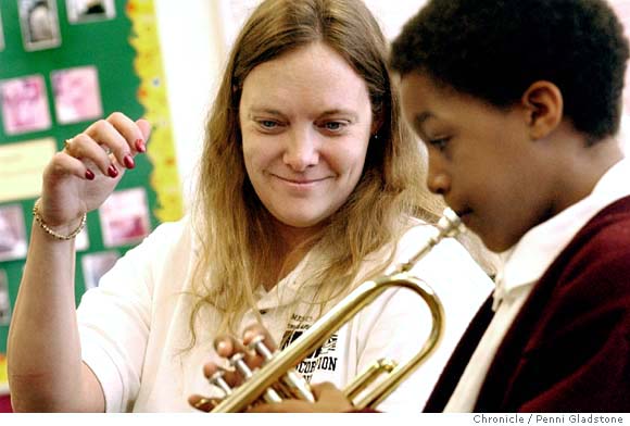 Davis Middle School gets a musical boost from seniors / Senior center ...