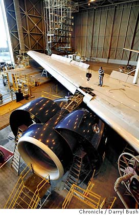 The jumbo jet garage / Bankrupt United rehiring mechanics at huge SFO base