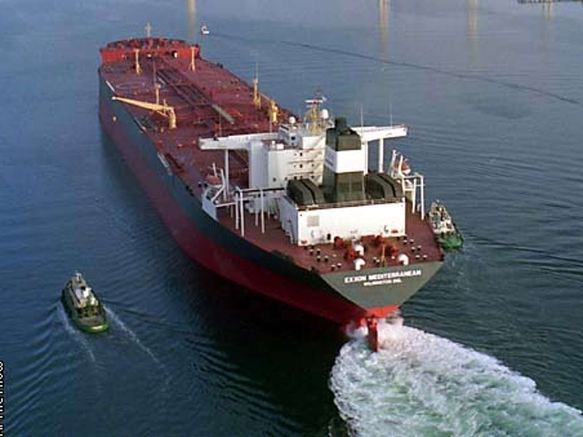 Infamous oil tanker hung out to dry / It may be end of line for old ...