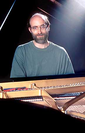 Loves them madly / George Winston rocks with Doors tribute