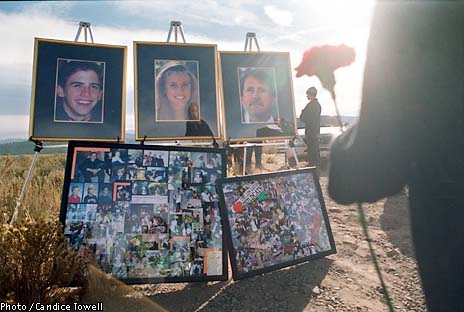 A SIGN OF TRAGEDY / Family's highway memorial has stark message