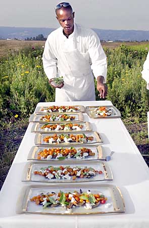 Dining on the farm / Chef, farmer, winemaker and diners come together ...