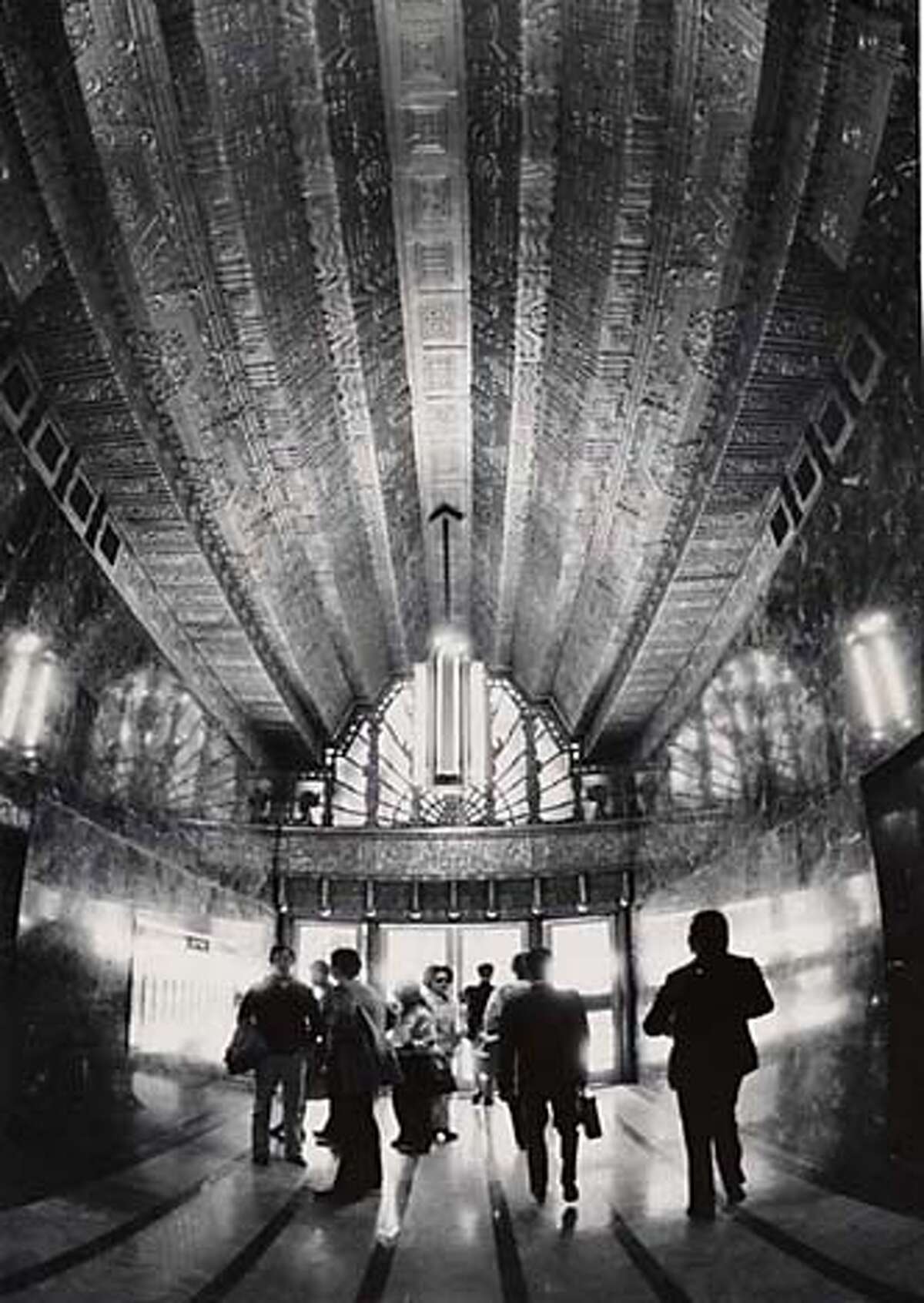 ARCHITECTURE GOES DECO