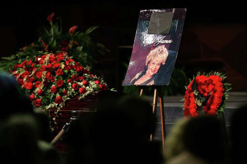 Etta James remembered as triumphant trailblazer