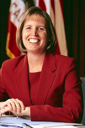 2 Democrats vie for Assembly