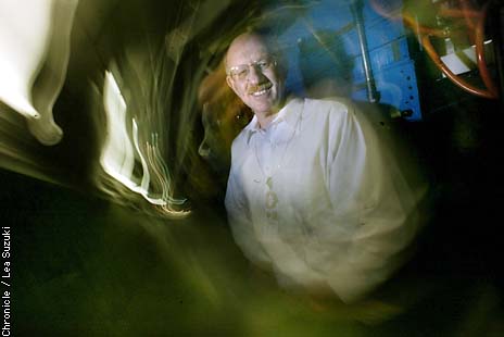 At 40, accelerator center full of energy / Stanford lab's researchers ...