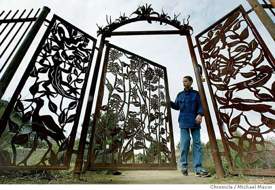 Grand entrance / A gate demarcates the entry -- and sets the tone ...