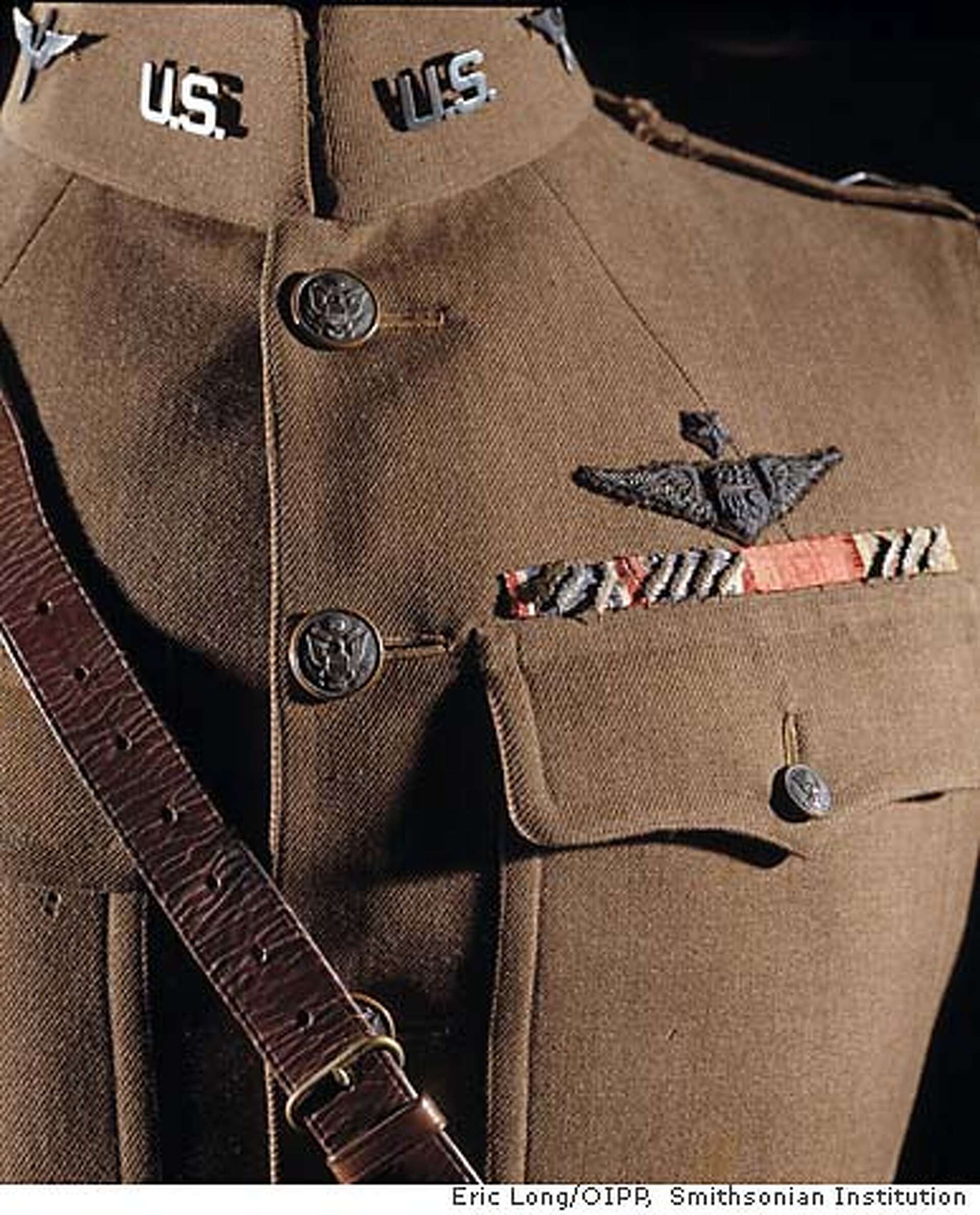 Spreading its wings / The Smithsonian's soaring annex to the Air and ...