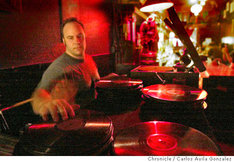 DJ takes spin through past -- at 78 rpm