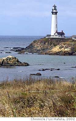 PIGEON POINT / State parks, land trust get deed to historic lighthouse