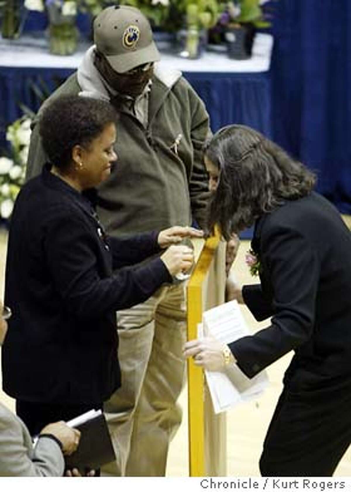 An outpouring of emotion / 1,000 people gather at Haas to remember Cal ...