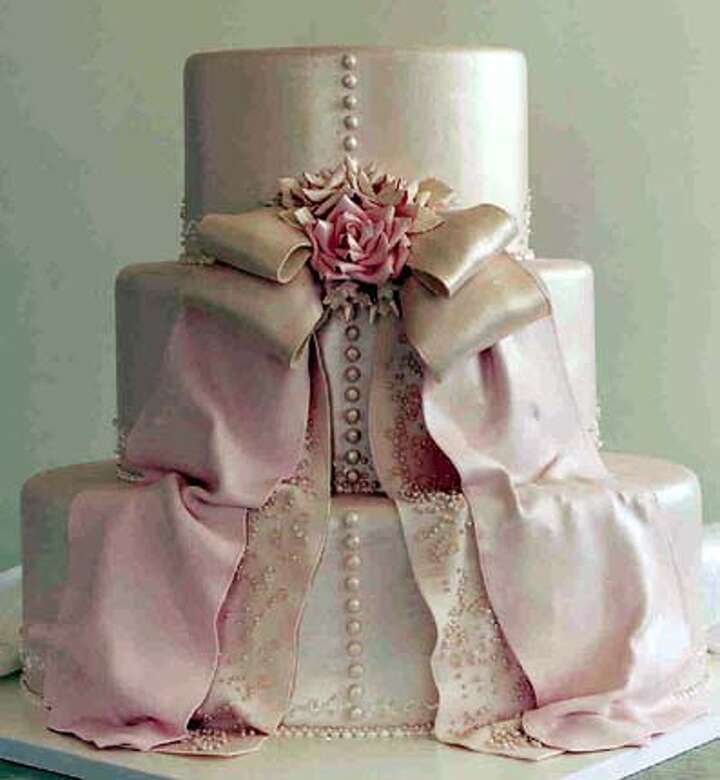 RECEPTION / Sugar High / Cake tasting with a cake addict