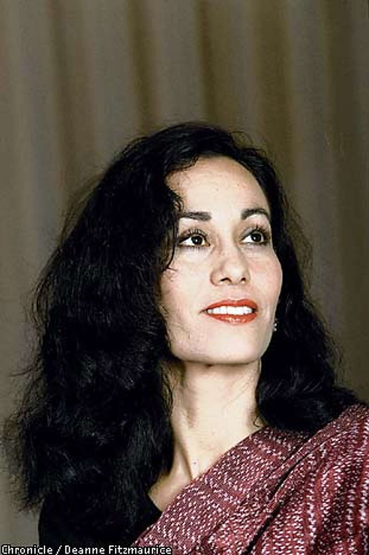 Cisneros' solo encore / Beloved ballerina, retired from Ballet in '99 ...