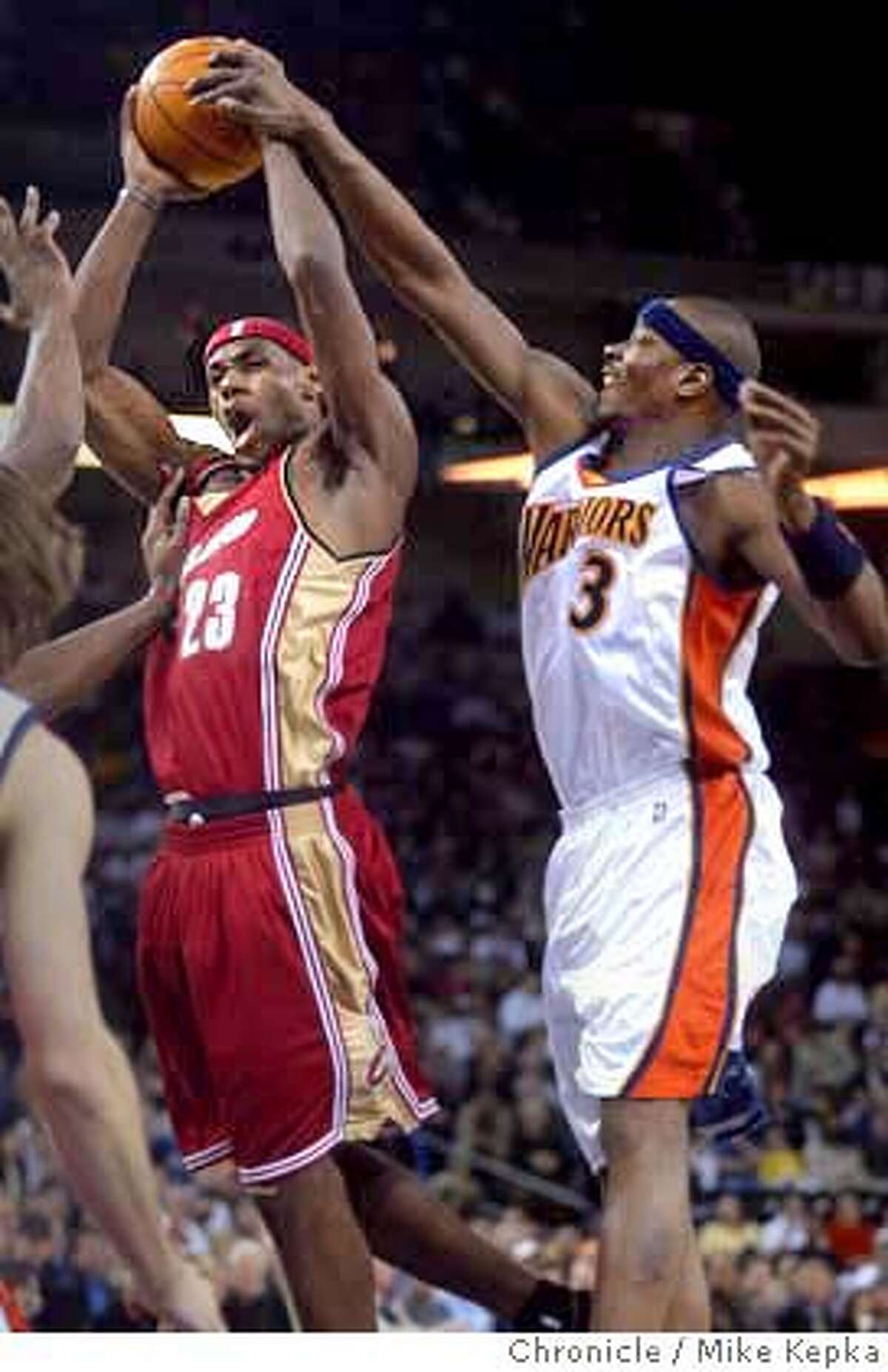 Warriors steal LeBron thunder