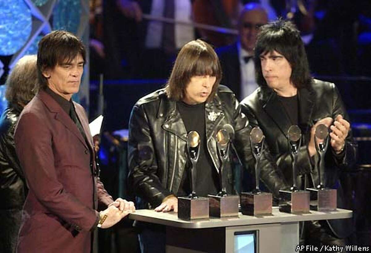 Punk rocker Dee Dee Ramone dies