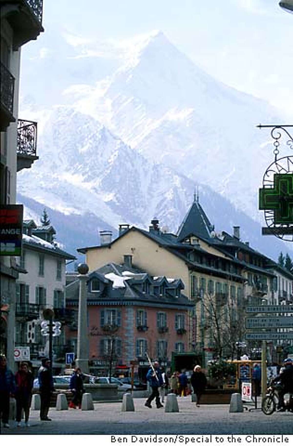 Vertical Reality / The world's greatest ski run begins high above ...