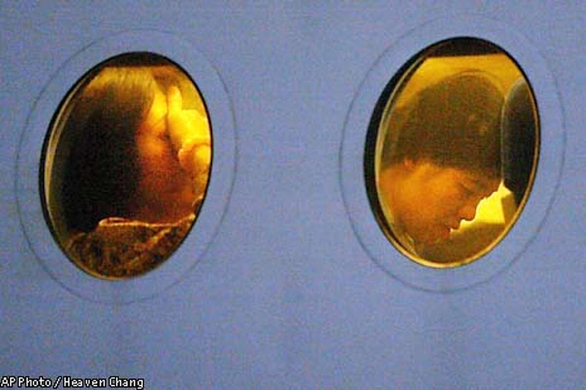 Taiwan jetliner crashes / 225 feared dead as China Airlines flight goes ...